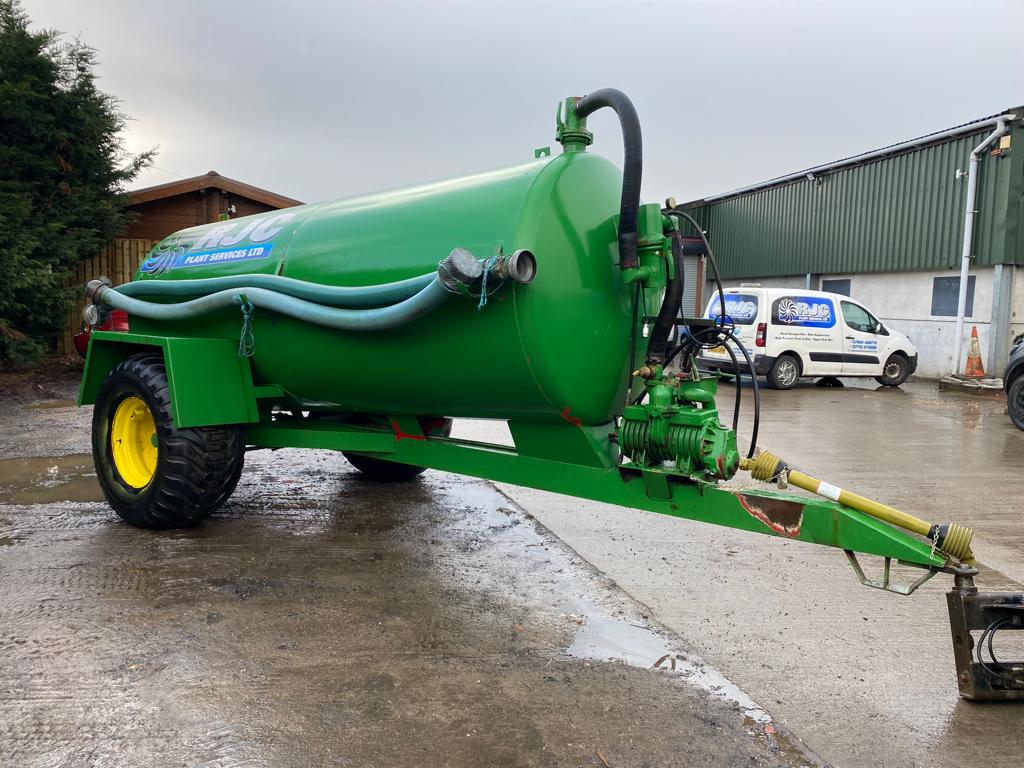 Multipurpose Long-Term Vehicle Hire Available - Grab Hire and Road ...